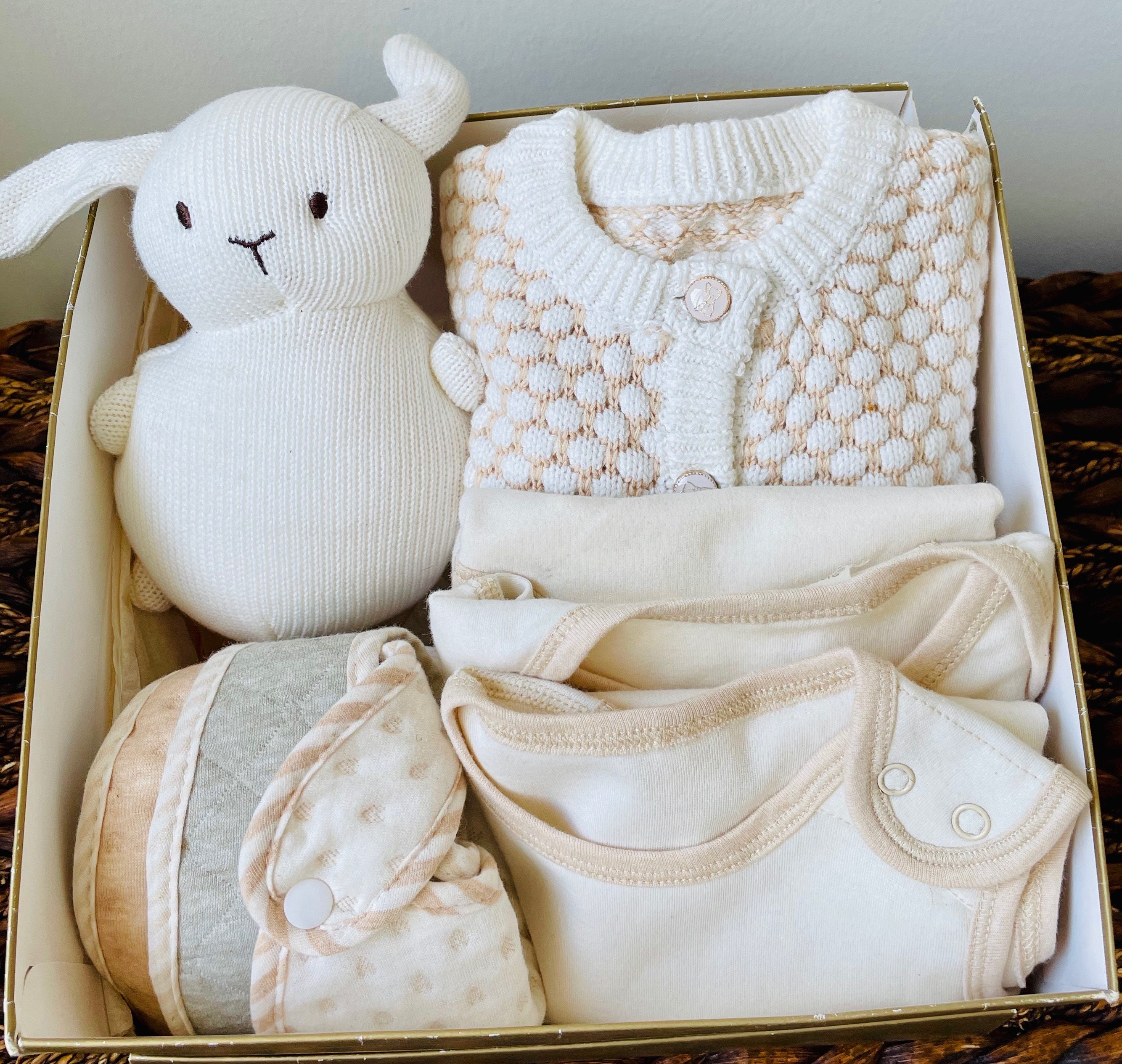 Organic Baby Welcome Gift Box - Etsy