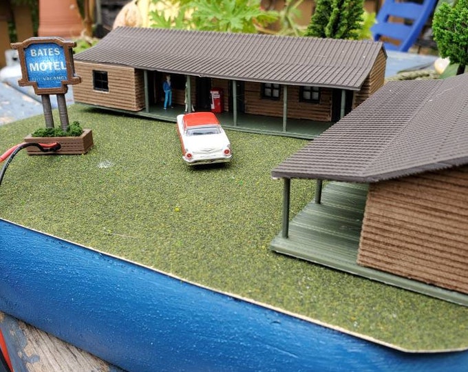 HO Scale Bates House - Etsy