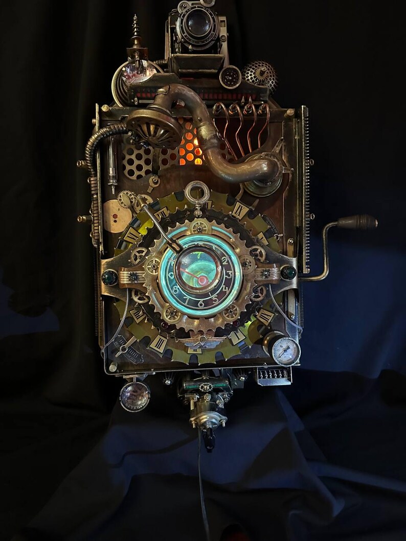 Antique Hand-made Watches Made From a Rare Gramophone and Details of ...