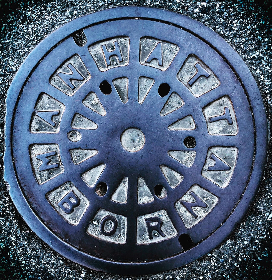 Metal Print of NYC Manhole Cover (manhattan Born) - Etsy