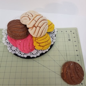 Ten Mini Conchas Mexican Sweet Bread Mini Sweet Bread 10 Count Diez ...