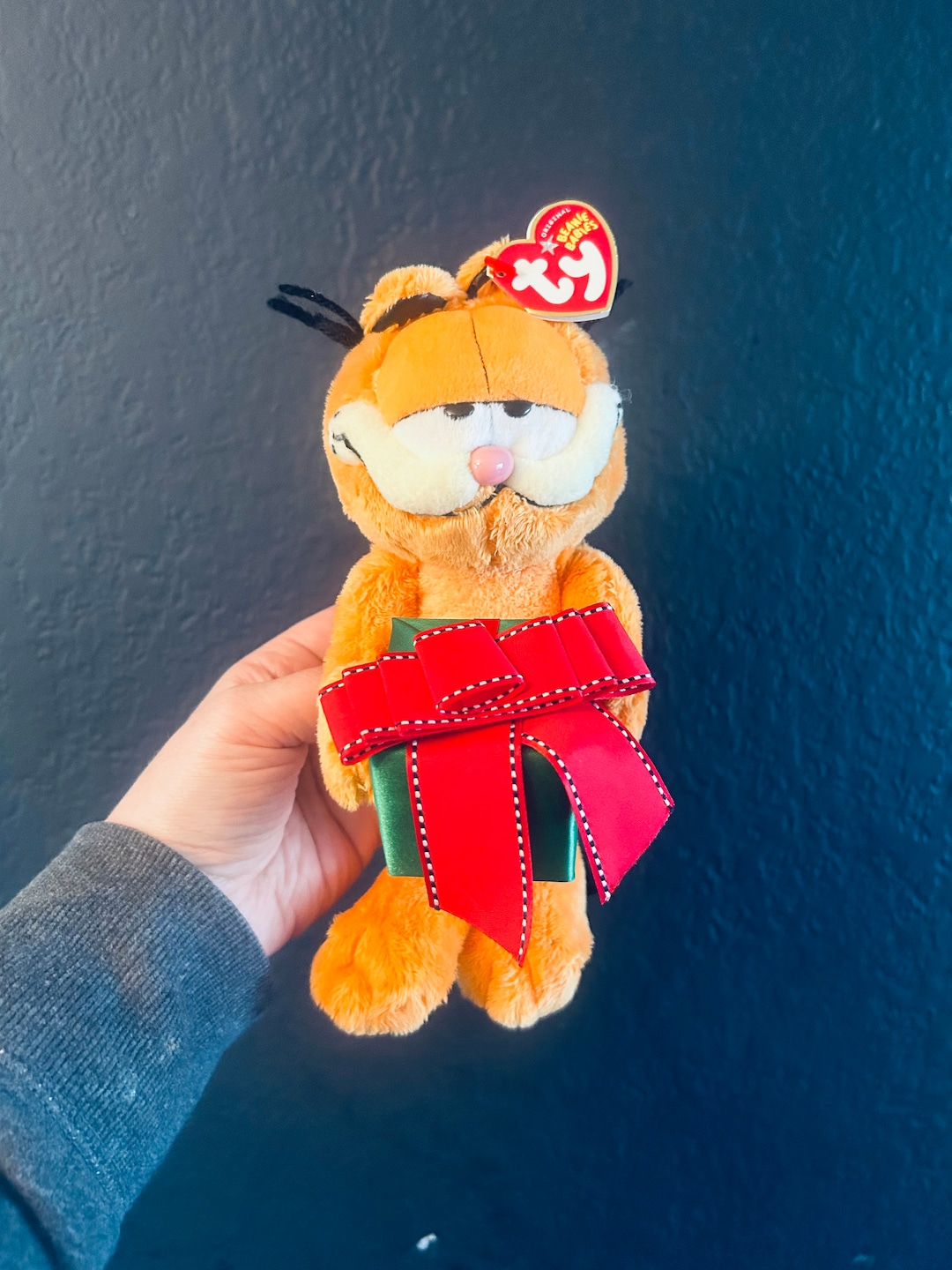 Ty Beanie Baby Garfield the Cat Holidays Christmas Present 8.5 Inch ...