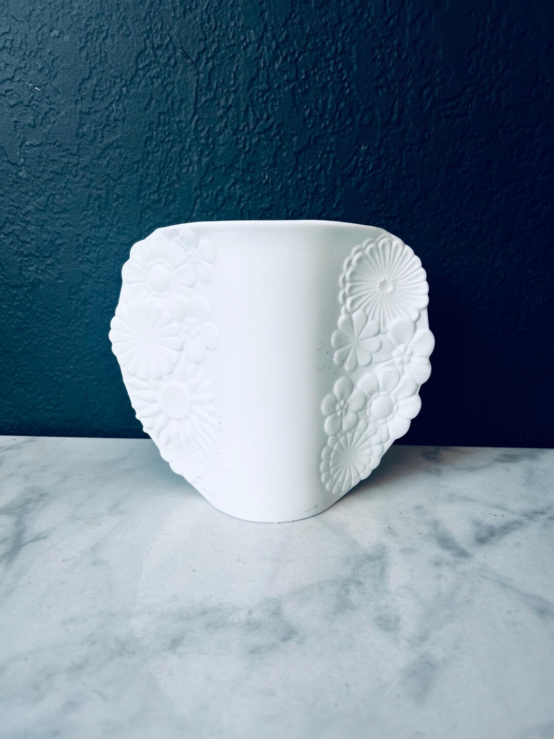 Ak Kaiser Vase 5.25 H Biscuit Porcelain No. 496 Design M.frey 3D Flower ...