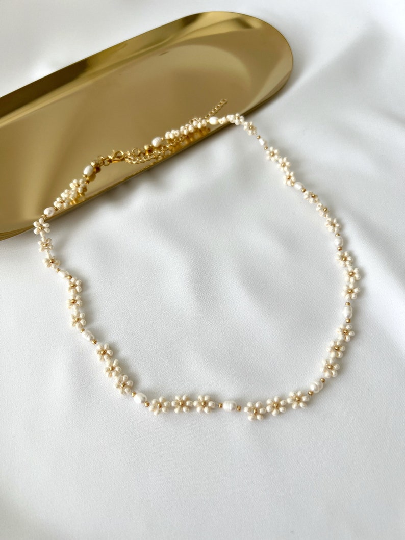 Dainty Cute Flower Necklace Daisy Flower Necklace Beaded Pearl Necklace ...