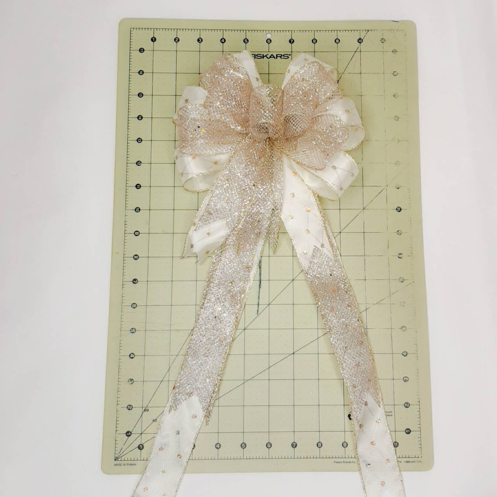Christmas Bow, Wreath Bow, Metallic Gold Mesh, Ivory Satin - Etsy