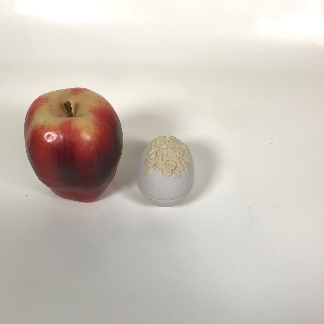 Rare Wedgwood Reverse White Jasperware Egg Shaped Box W/ Applied ...
