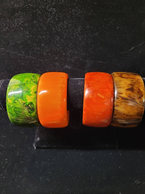 vintage colorful bangle - Gem