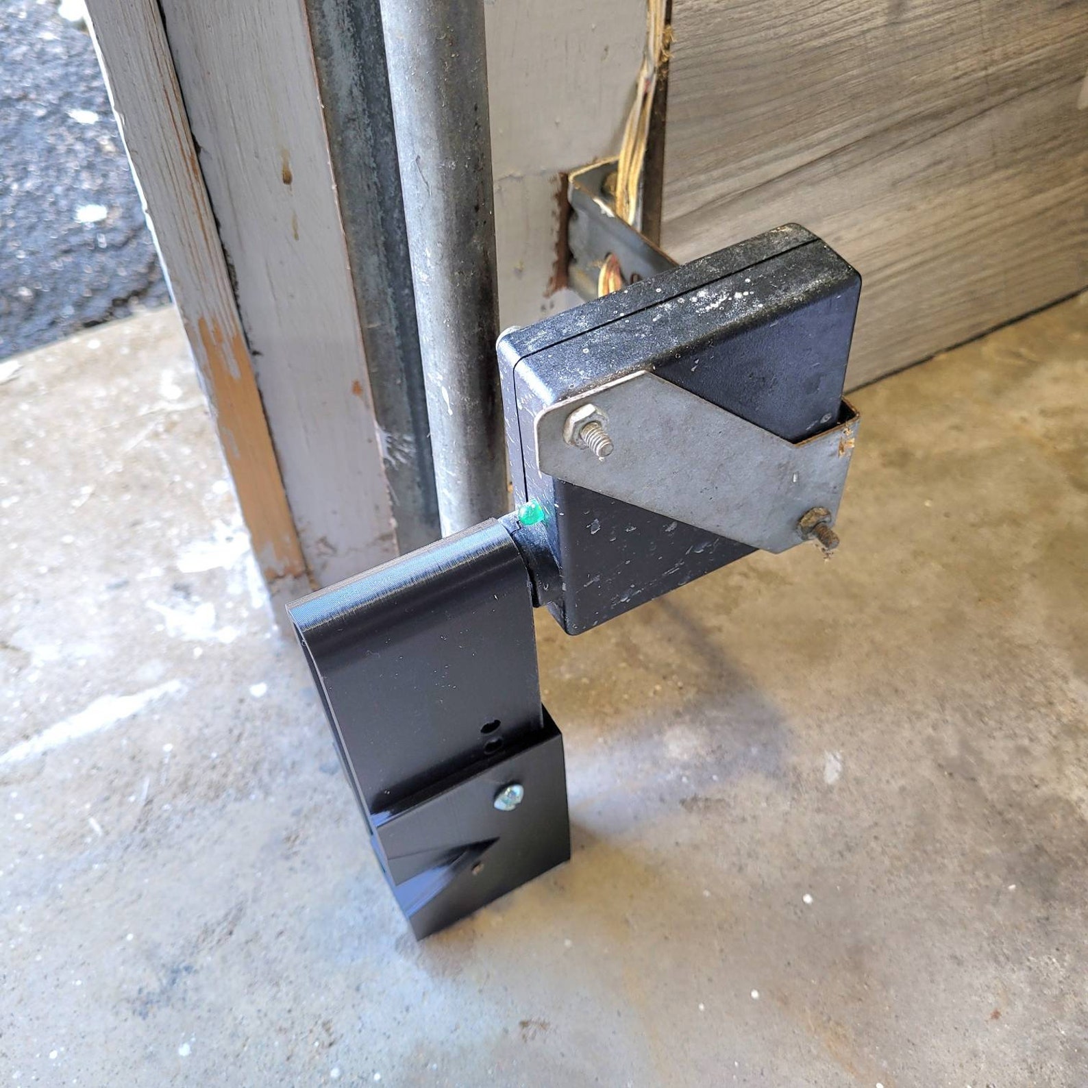 Garage Door Sensor Shade, Universal - Adjustable Height - Sensor ...