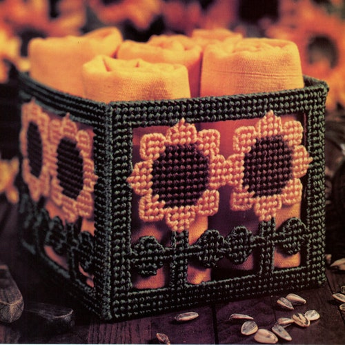 PATTERN: Daisy Tissue Box Cover in Plastic Canvas - Etsy