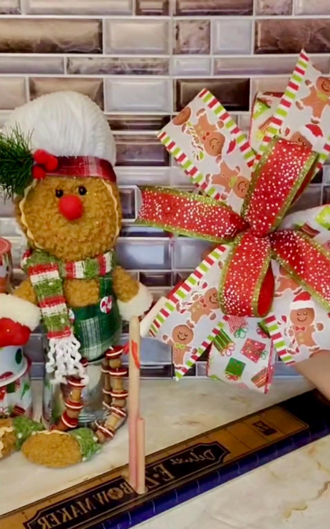 Gingerbread Man Christmas Bow: Red & Green Wreath Lantern Decor - Etsy