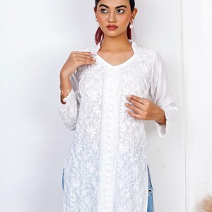 Thechikanlabel White Handmade Chikankari Straight Kurti, Chikankari ...