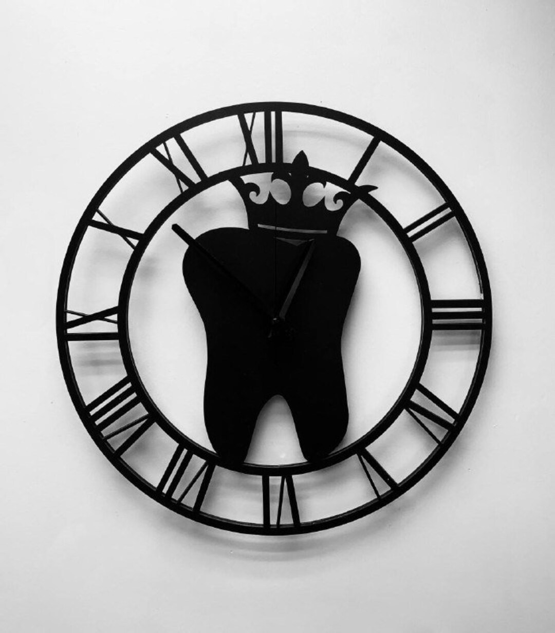 Personalized Dentist Office Decor: Wooden Tooth Clock With Crown - Etsy