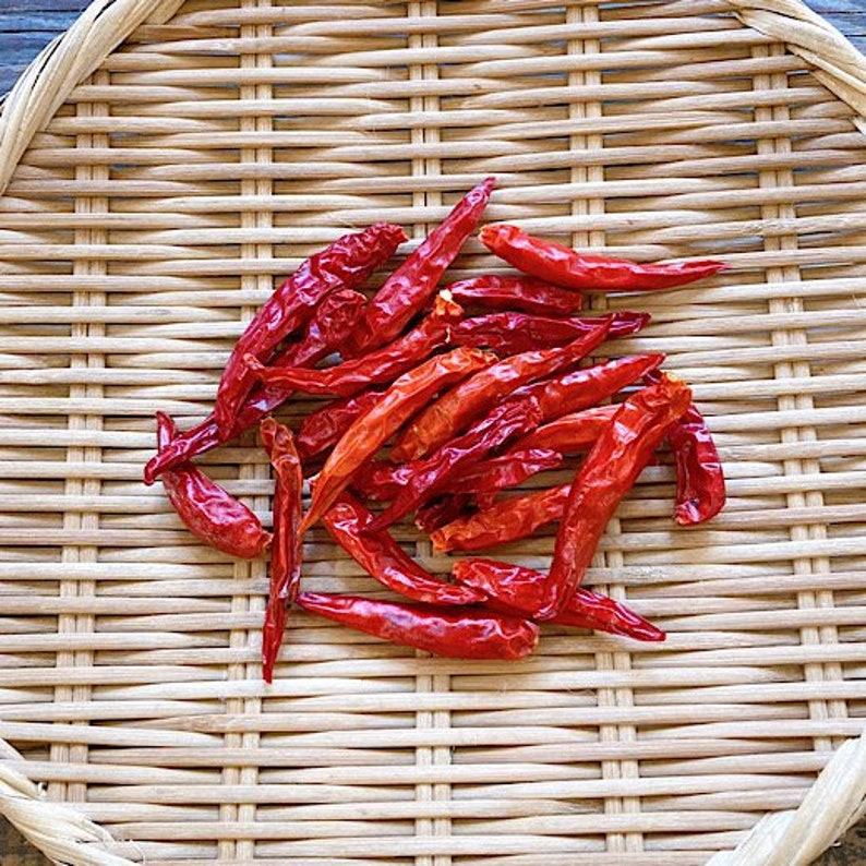 50 SANTAKA Japanese Chile Pepper Seeds; Japones Santaka; Very Hot; 栃木三鷹 ...