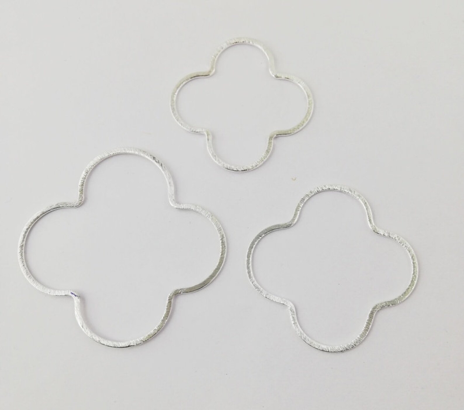 5 Piece Set of Metal Brushed Silver Finish Clover Metal Jewelry Charms ...