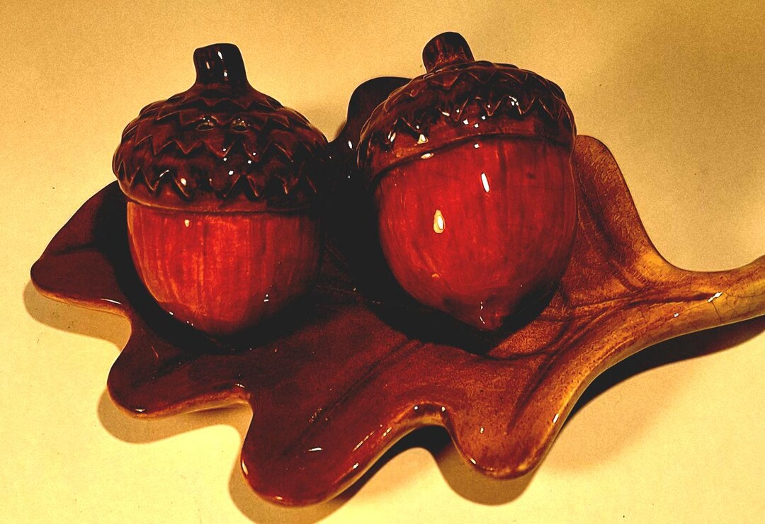Russ Acorn With Leaf Plate Salt & Pepper 6.5 X 2.5 - Etsy