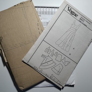 Vogue V8417 Flared, Dress Has Pleats and Tucks, Diagonal Seaming and ...