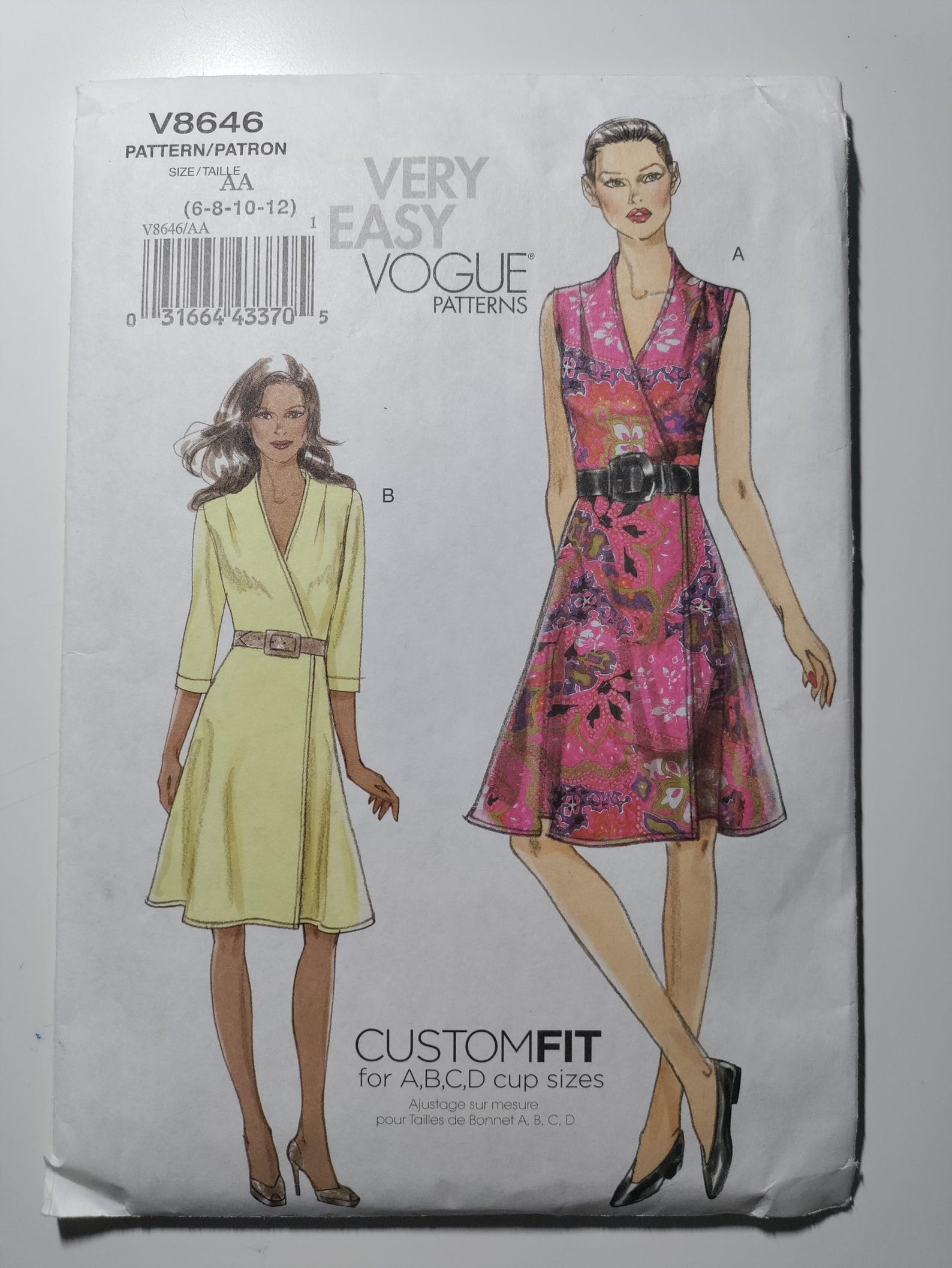 Vogue V8646 Close Fitting, Mid Knee, Wrap Dress With or Without Sleeves ...