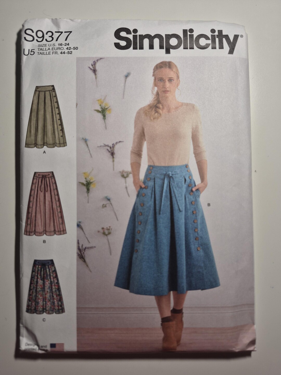 Simplicity 9377 Flared Skirt in 2 Lengths With Buttons, Sizes 16-24 ...