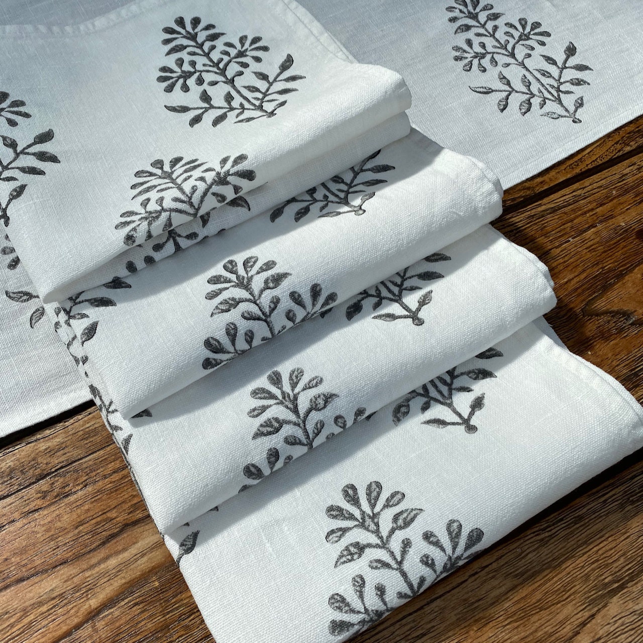 Hand Block Printed Table Runner & 8 X Napkins - Etsy