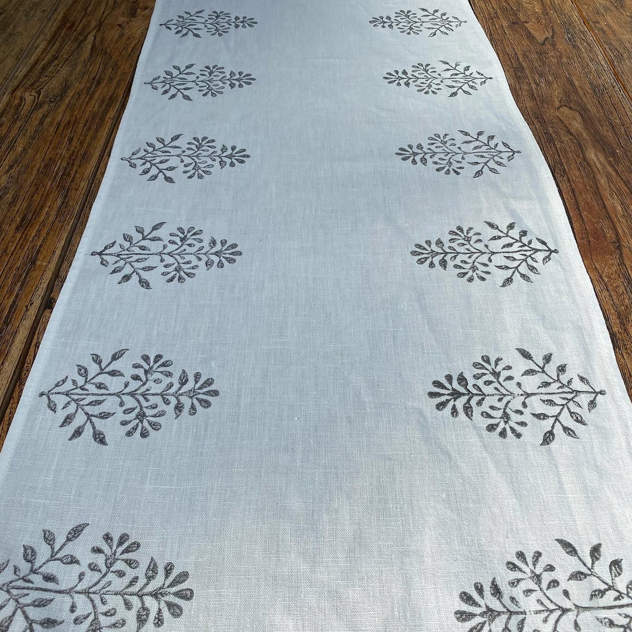 Hand Block Printed Table Runner & 8 X Napkins - Etsy