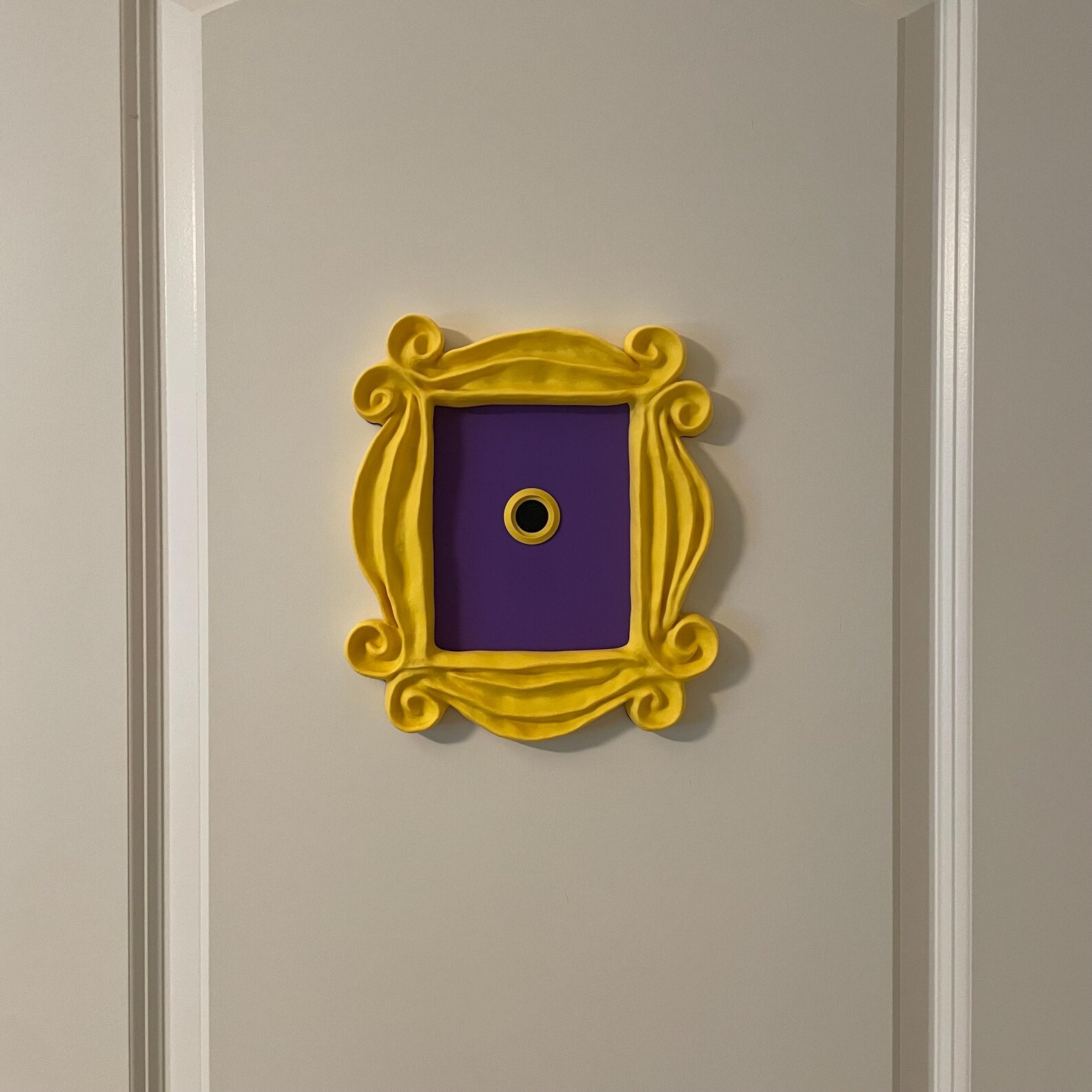 Friends Peephole Frame: 3D Printed, Iconic TV Decor - Etsy
