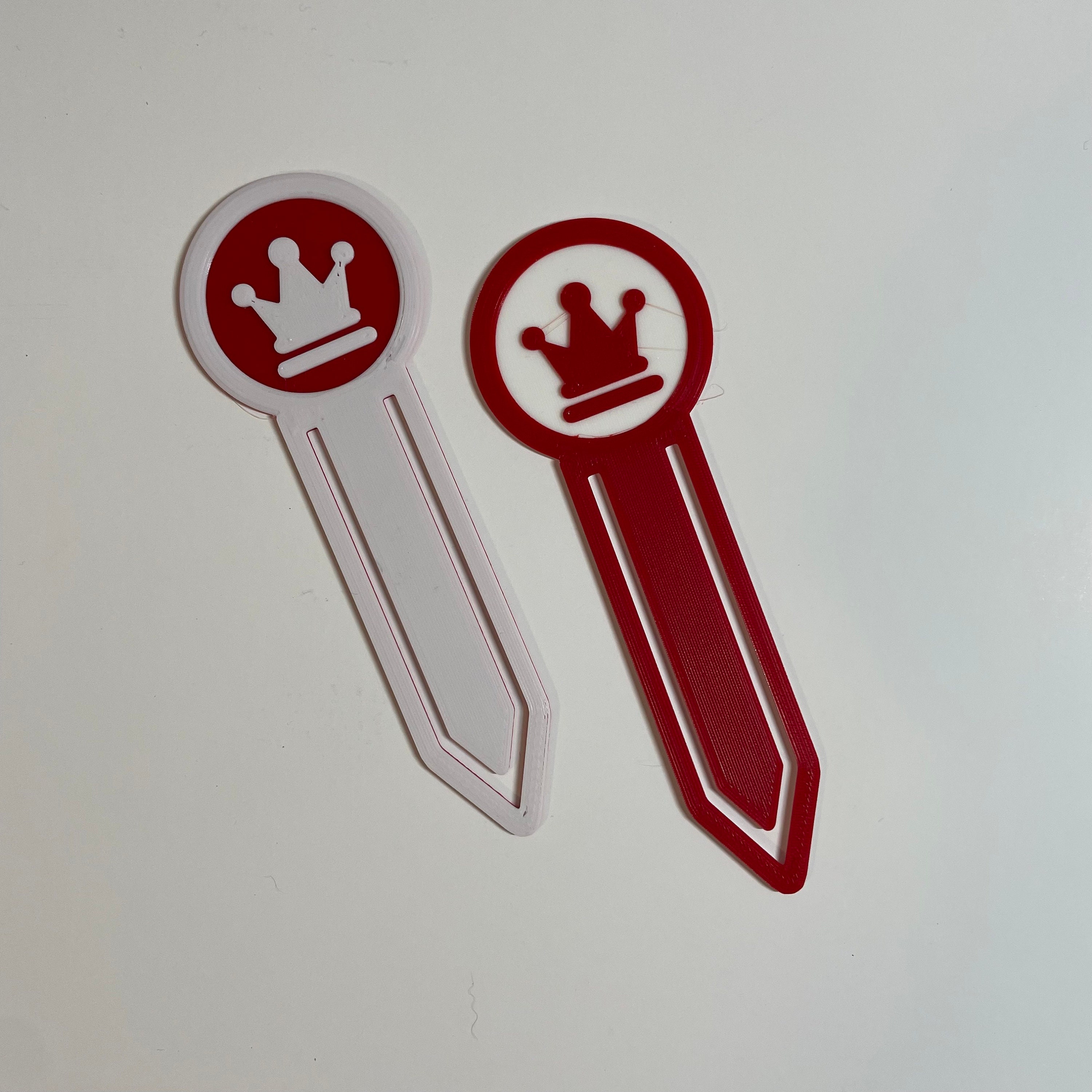 Red Queen Bookmark Set | Red and White Bookmark | Red Queen Bookmark - Etsy