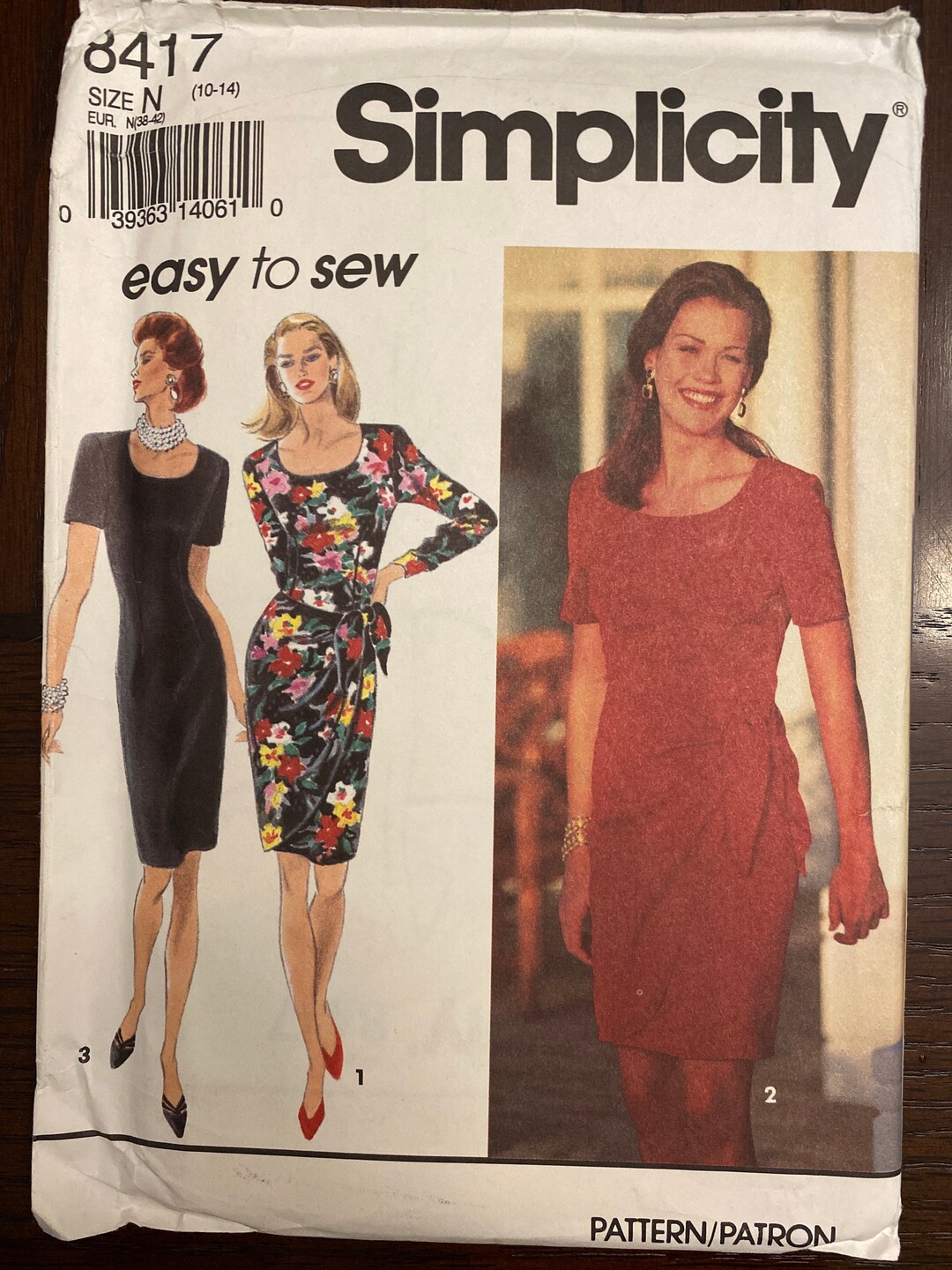 Slim Dress With Scoop Neckline Long and Short Sleeve Variations Womens ...