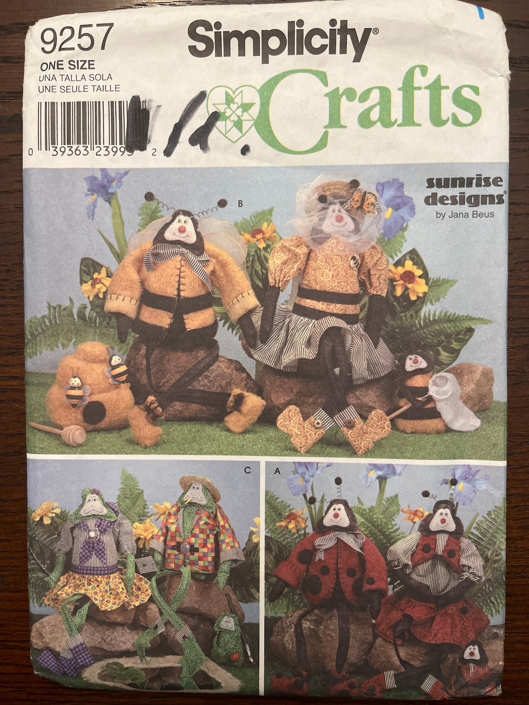 Garden Friends and Clothes Lady Bug Bee and Frog Family Sewing Craft ...