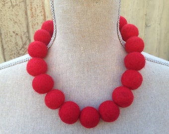 Felt necklace | Etsy