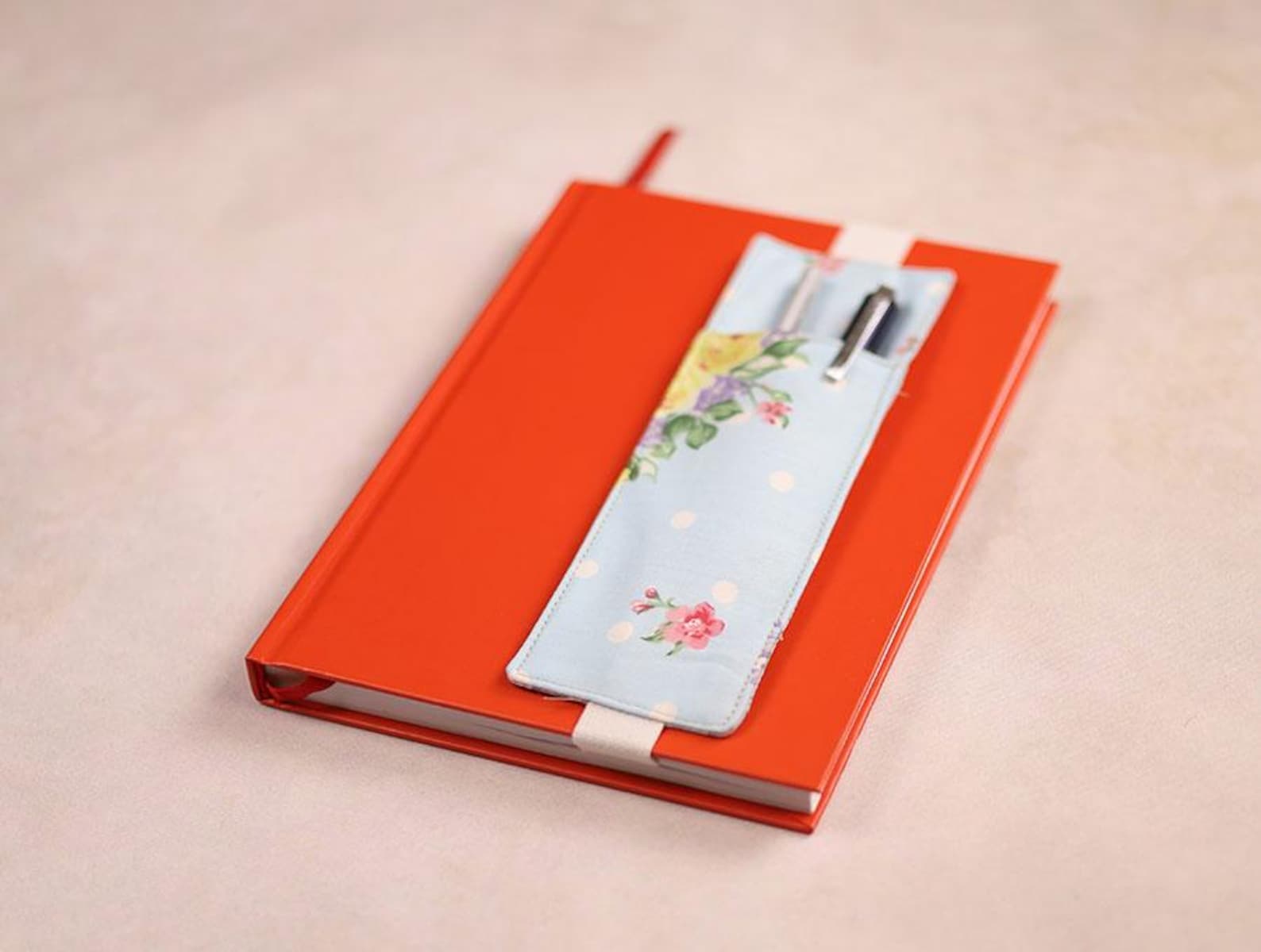 Pen or Pencil Holder Bookmark Sewing Pattern and Tutorial, Back to ...