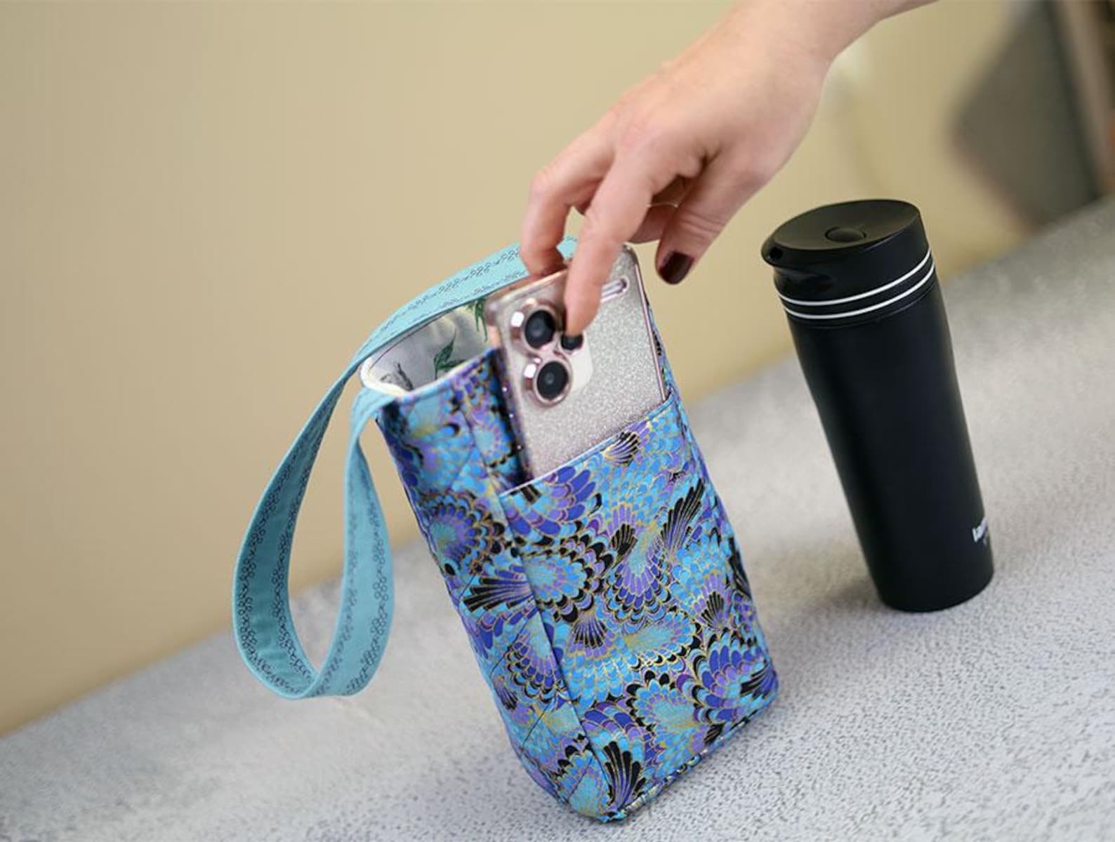 Water Bottle Holder Pattern and Tutorial, Water Bottle Carrier Sewing ...