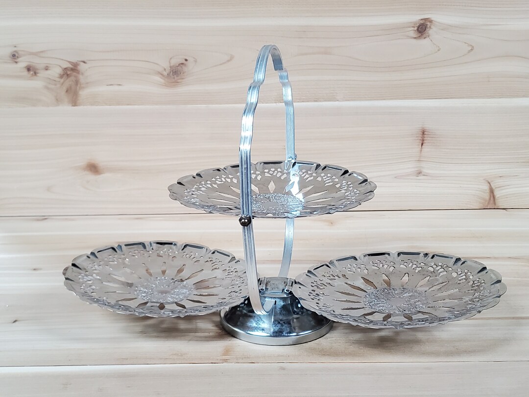 Vintage 3-tier Silver Plate Tray Round Scalloped Flowers/shells small ...