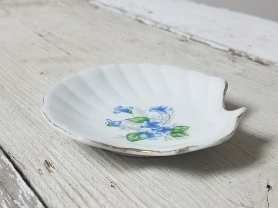Vintage Porcelain Trinket Dish Shell Shaped Blue Flow… - Gem