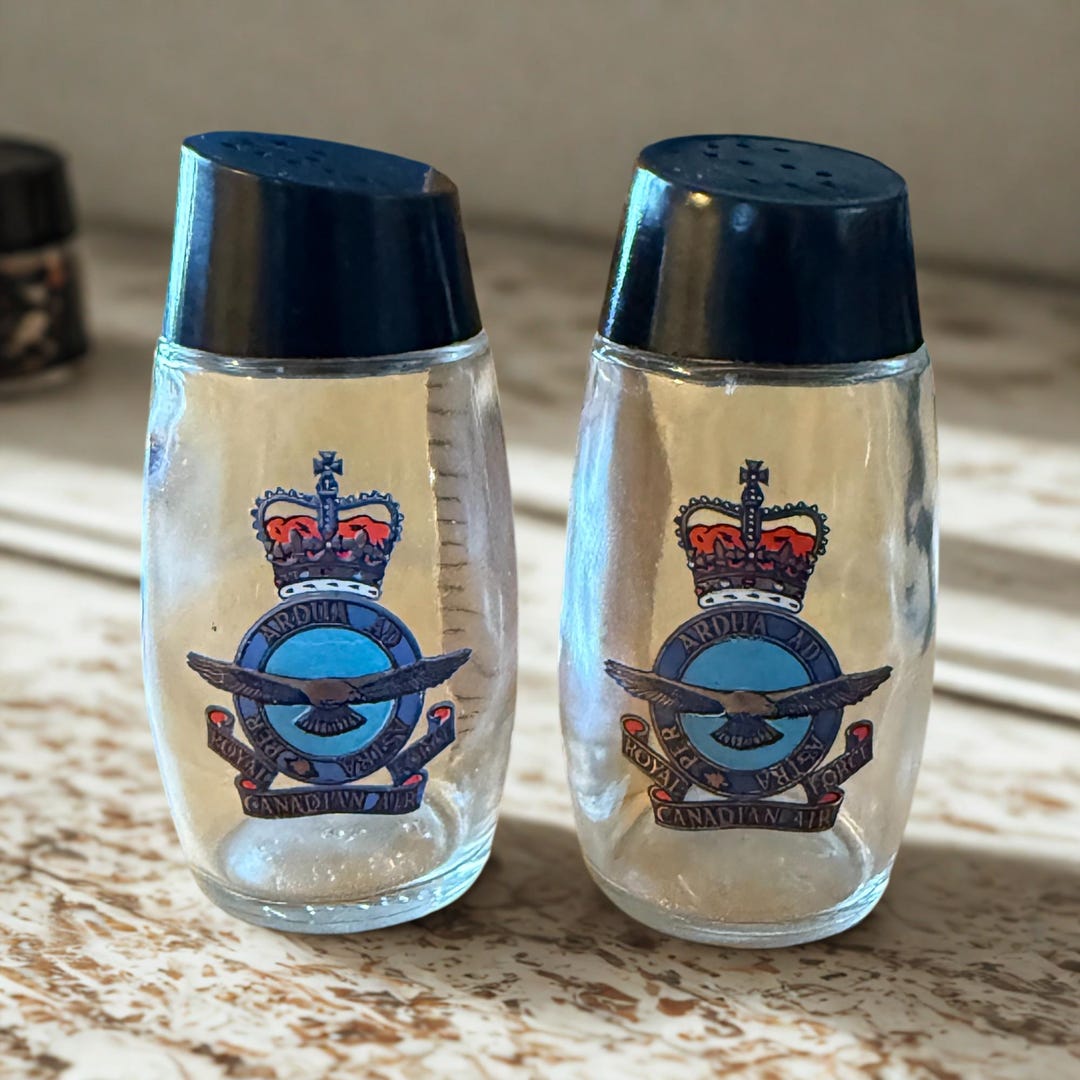 Royal Canadian Air Force (RCAF) Salt Pepper Shakers Historical Insignia ...