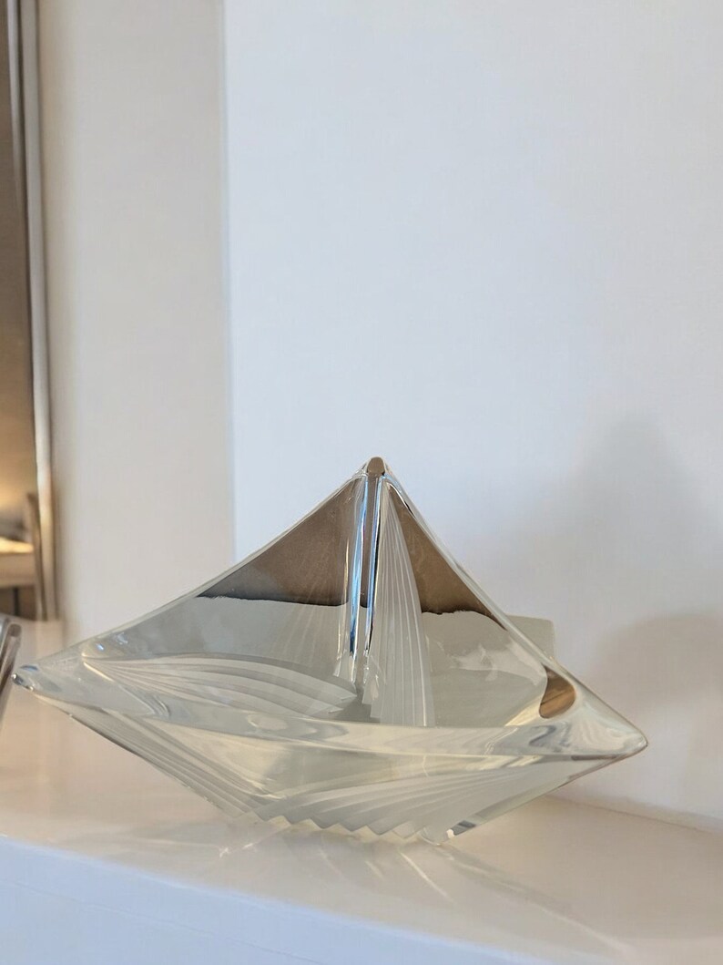 Triangle Bowl curtain Call Mikasa Cut Frosted Glass Accents Bowl Heavy ...