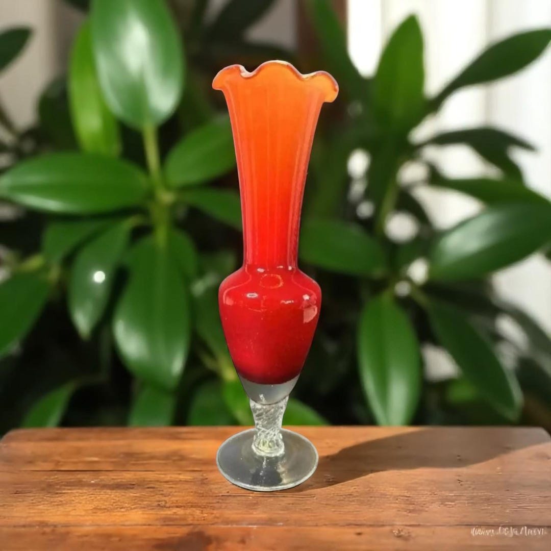 Vintage Italian Hand Blown Glass Bud Vase Red Decorative Fluted Top ...