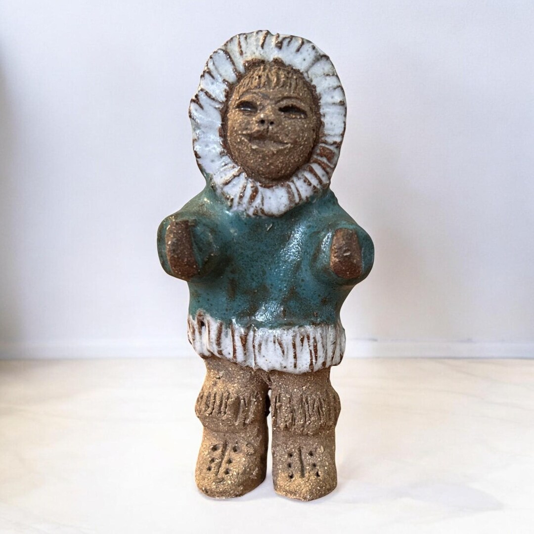 Inuit Eskimo Sandstone Pottery Figure in Parka Figurines British ...