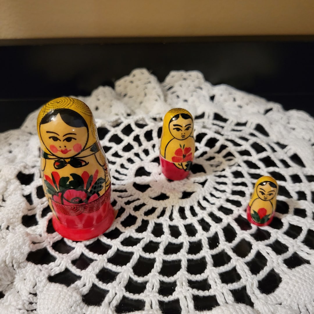 Vintage Russian Nesting Doll - Etsy