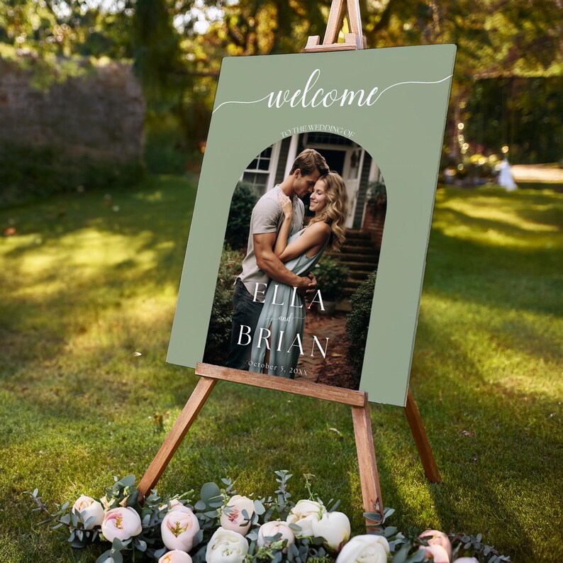 Arched Wedding Welcome Sign With Photo, Elegant Custom Welcome Sign ...