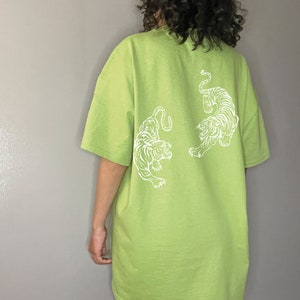 Vintage Tiger Shirt Oversized Vintage Aesthetic Graphic T Shirt ...