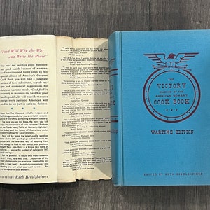 BEAUTIFUL 1942 the Victory Binding of the American Woman's Cook Book ...