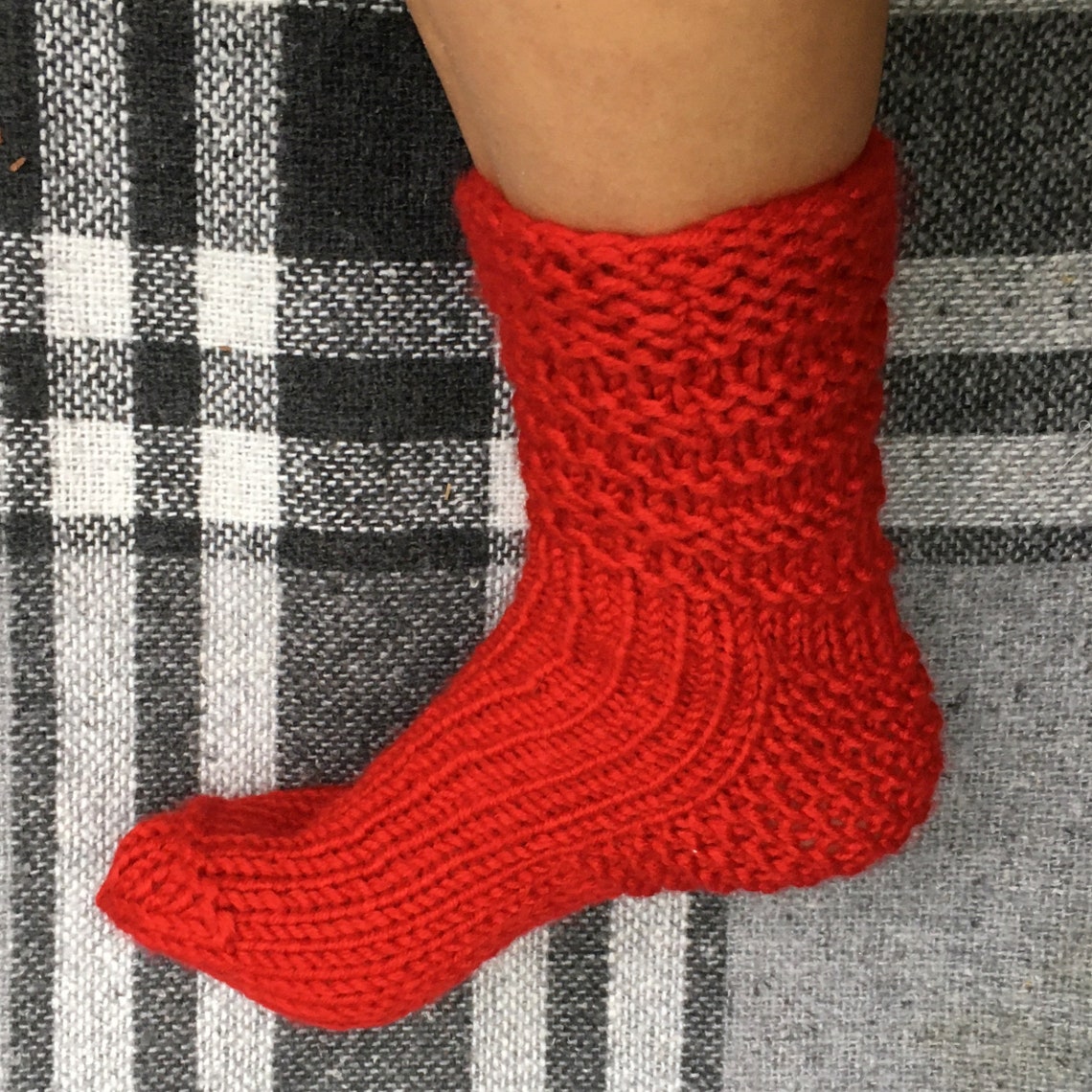 Simple socks knitting pattern . Hand knitting socks | Etsy