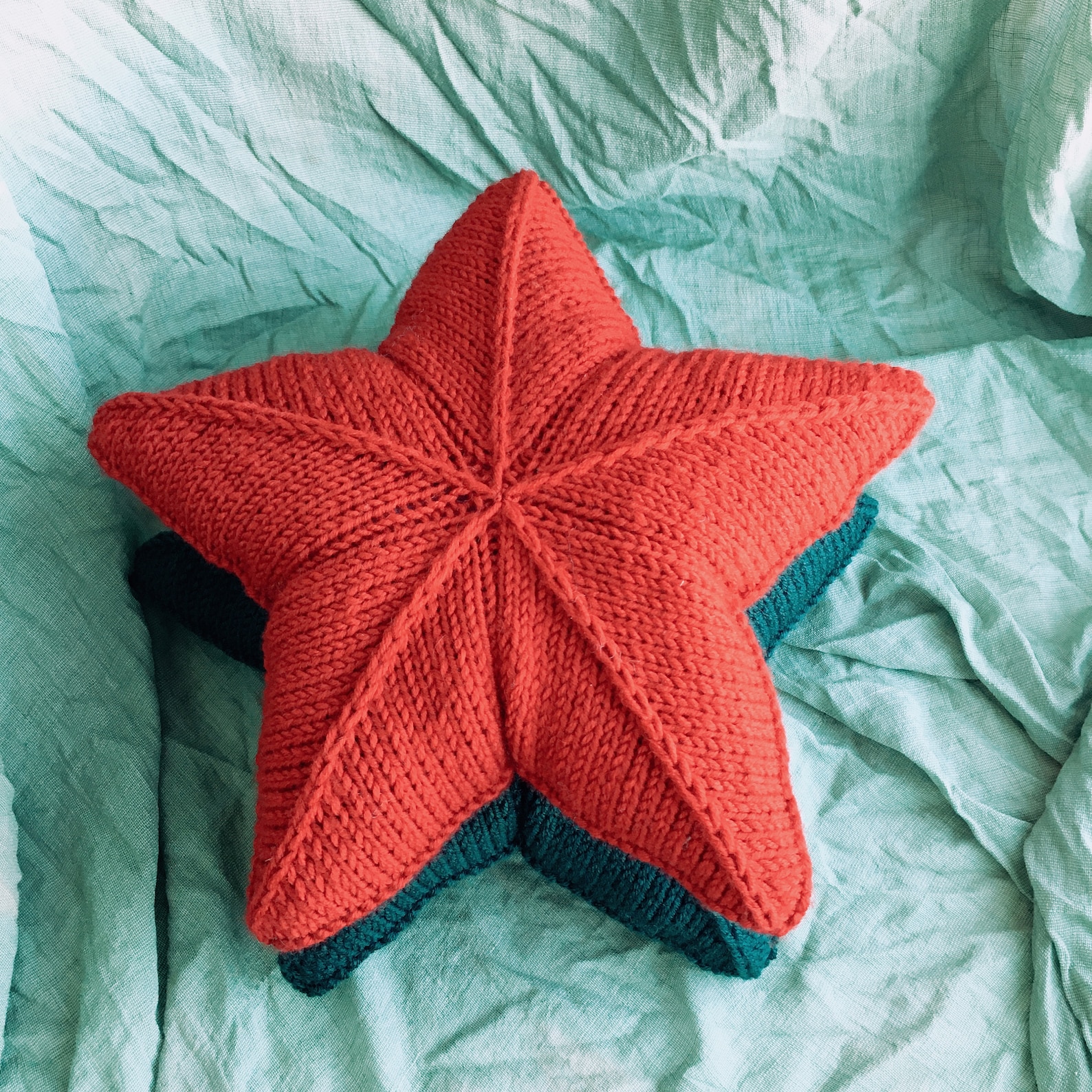 Knit Star Pillow Pattern . Knit Star Decor Pattern for Christmas, New ...