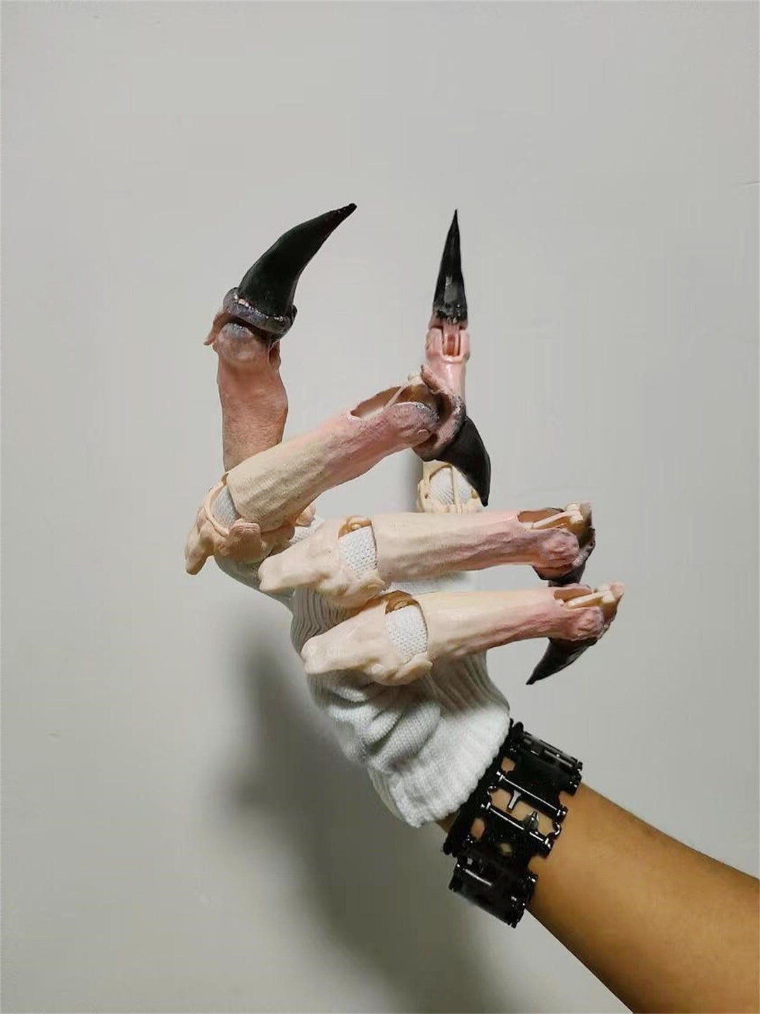 Gradient Black Skull Claws, Tech Paws Claw, Robot Blades Fingers ...