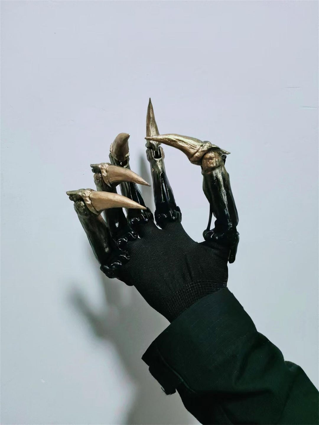 Skull Claw, Gradient Gold Claws Tech Paws Claw, Robot Blades Fingers ...