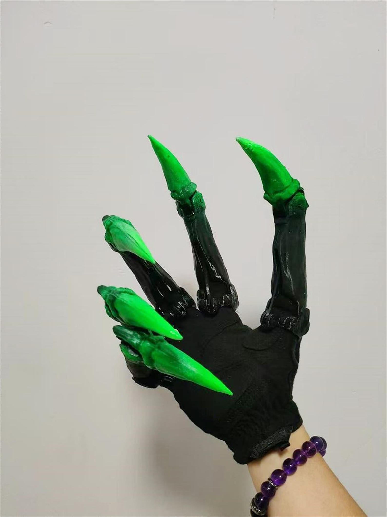 Gradient Green Skull Claws, Tech Paws Claw, Robot Blades Fingers ...
