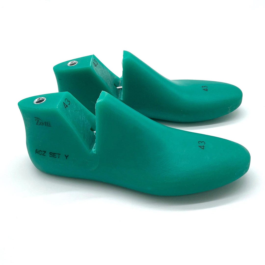 Vintage Plastic Shoe Lasts: Men's DIY Shoemaking Supplies (US 10/12 ...
