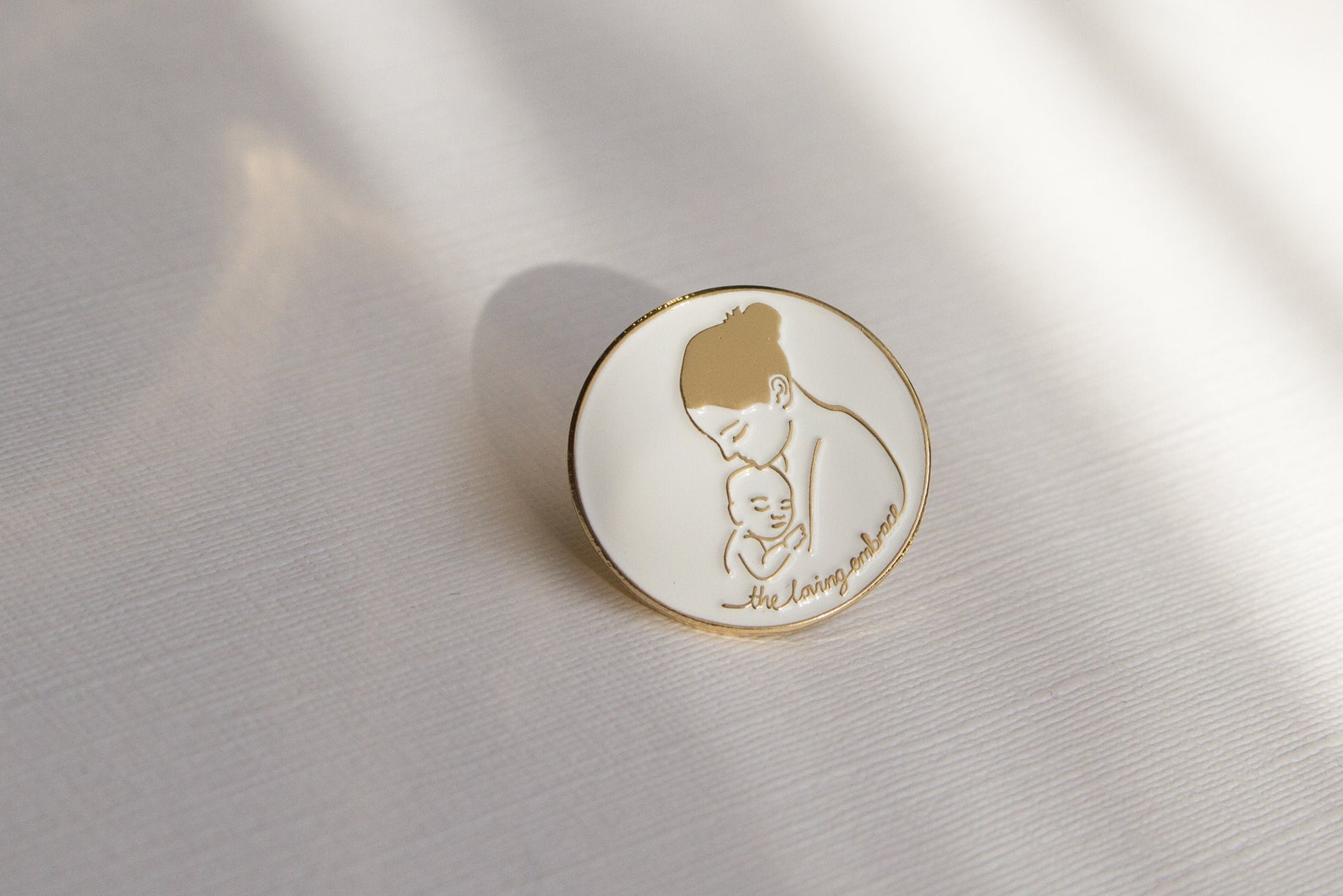 The Loving Embrace Soft Enamel Pin Gifts for Mum Mummy - Etsy