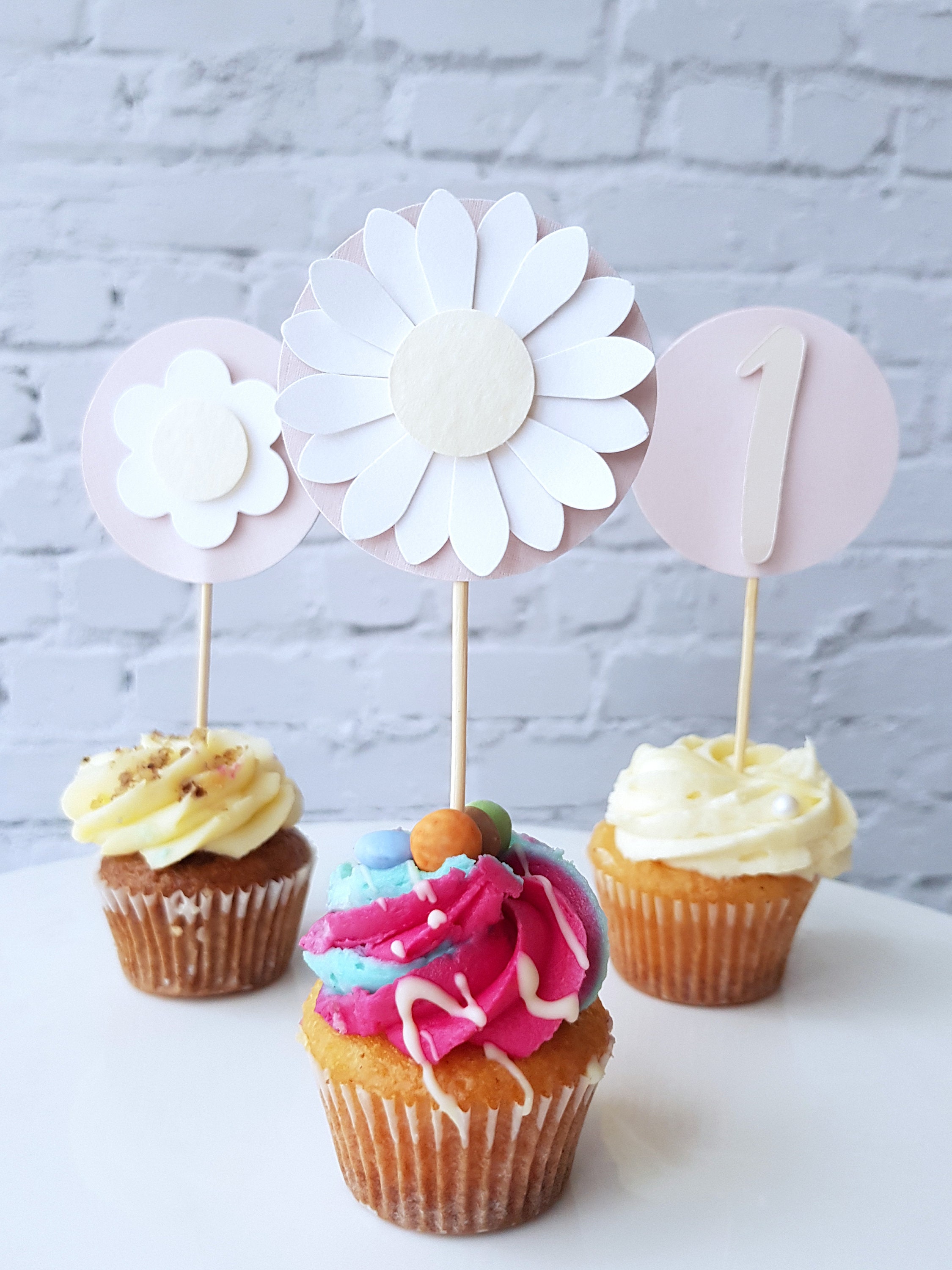 Daisy Flower Birthday Cupcake Toppers set of 6 - Etsy