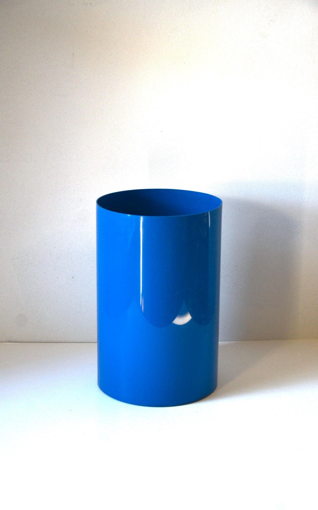 Vintage Royal Blue Plastic Waste Basket by Gino Colombini for Kartell ...